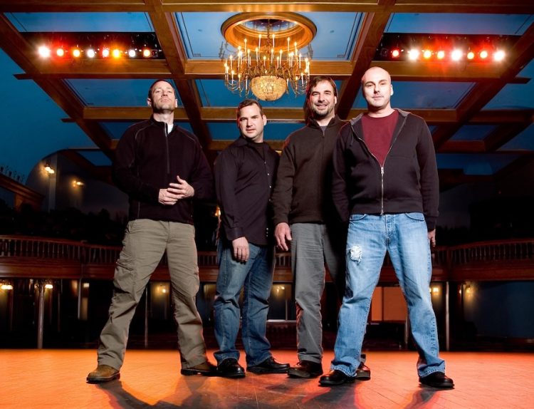 Interview with members of Freddy and Co - InternetFM
